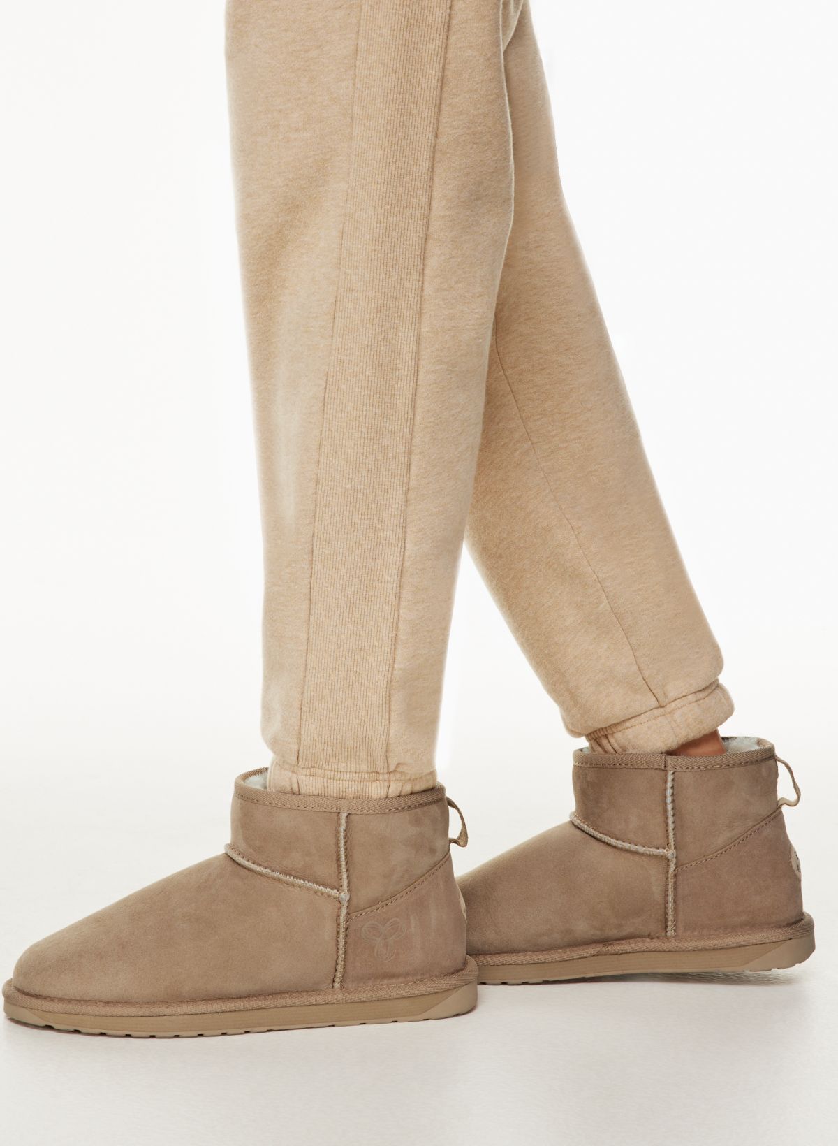 Emu Boots With Buttons