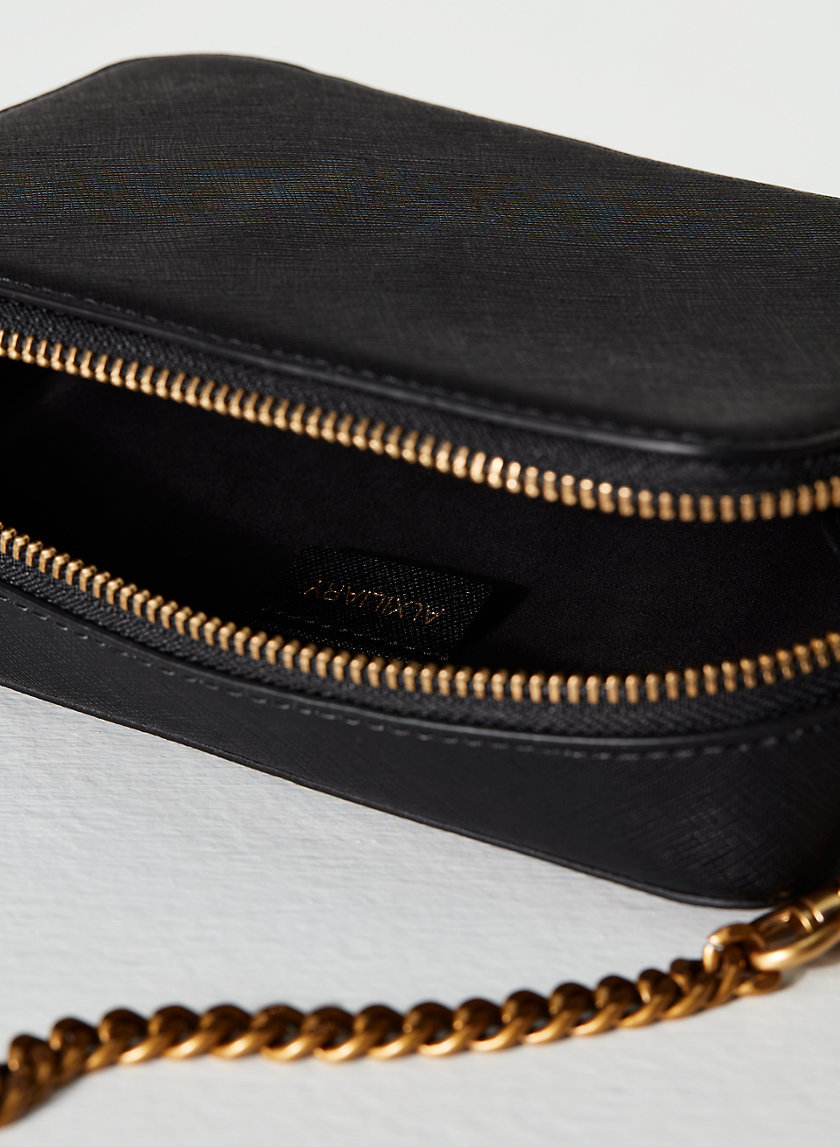 Auxiliary CHAIN ZIP BELT BAG | Aritzia INTL