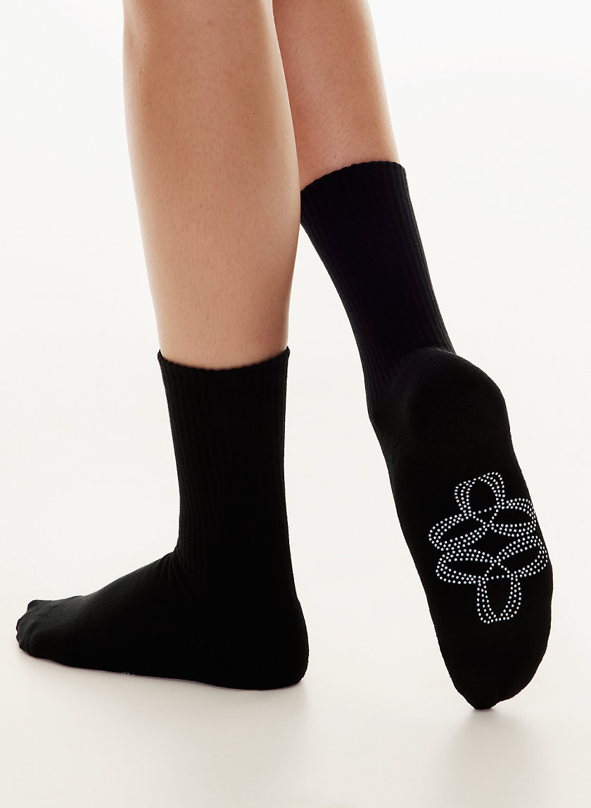 Tna BASE GRIP CREW SOCK 3-PACK | Aritzia CA