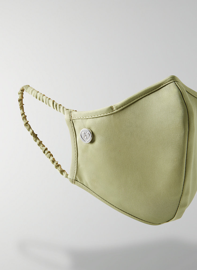Aritzia Community SCULPTED SATIN FACE MASK - PETITE