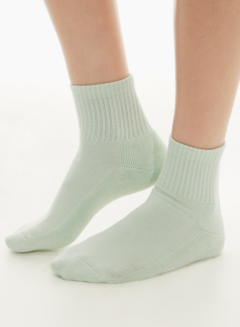 Tna BASE GRIP ANKLE SOCK 3-PACK | Aritzia CA