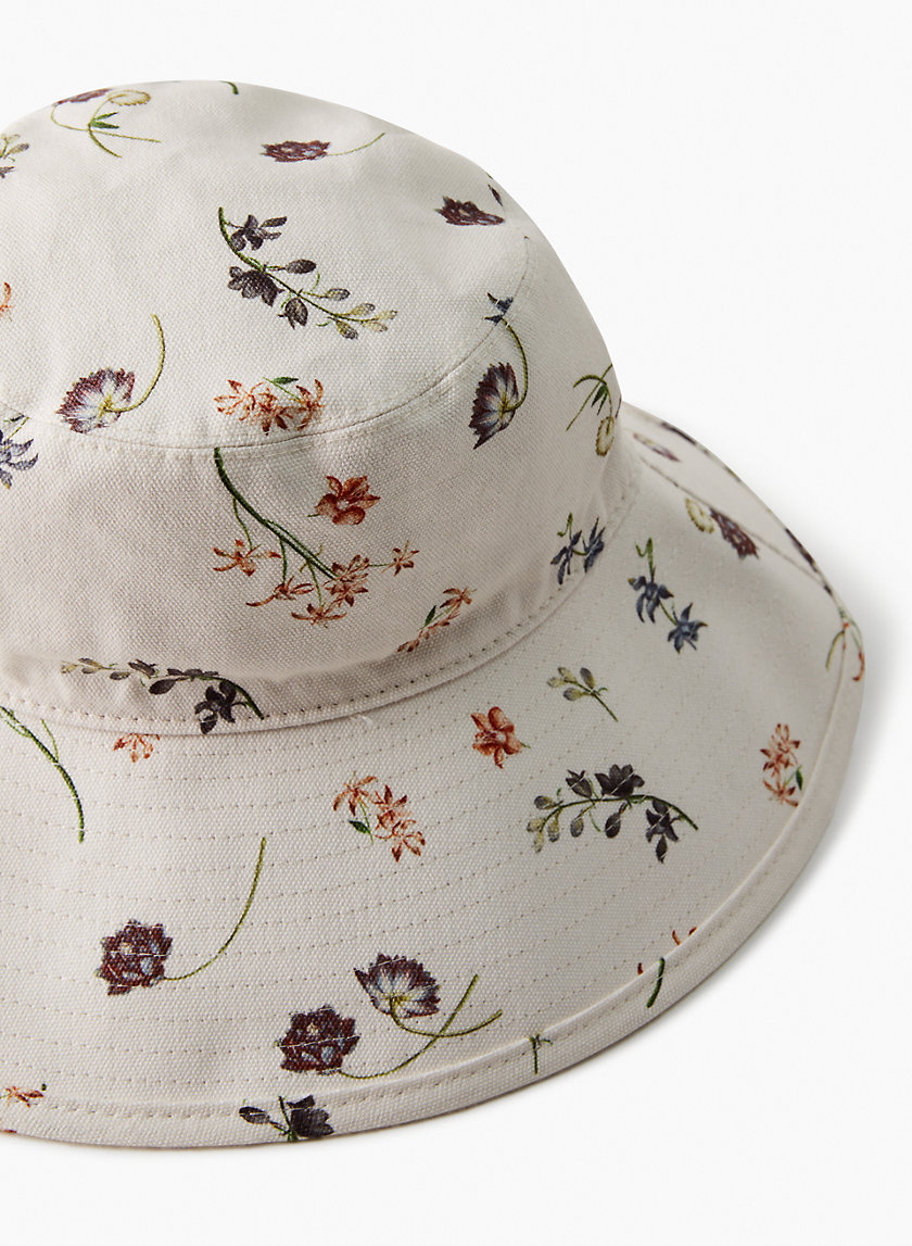 Wilfred MEMORY BUCKET HAT | Aritzia INTL