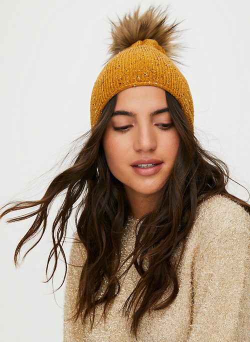 Main Character | Beanies, Gloves & Scarves | Aritzia CA
