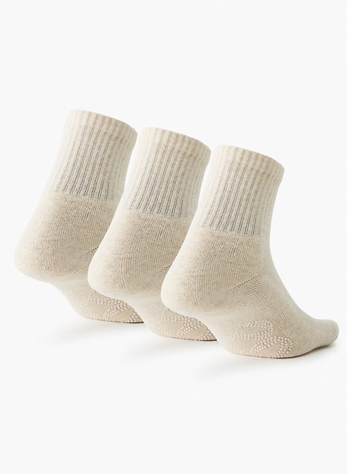 Tna BASE GRIP CREW SOCK 3-PACK | Aritzia INTL