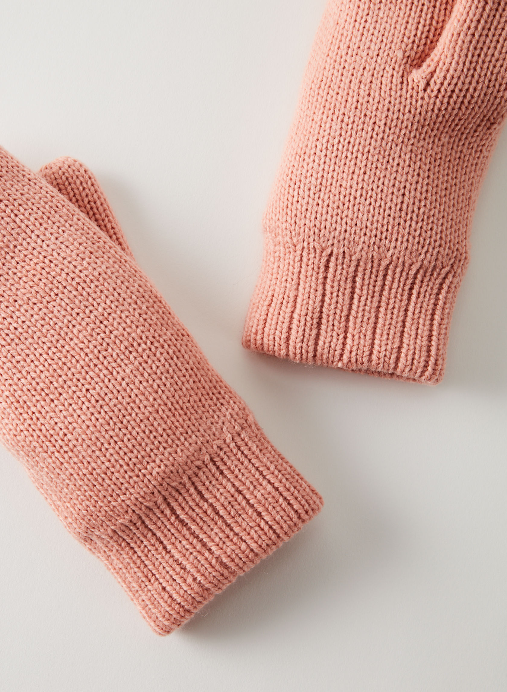 Main Character LOLO MITTEN | Aritzia US