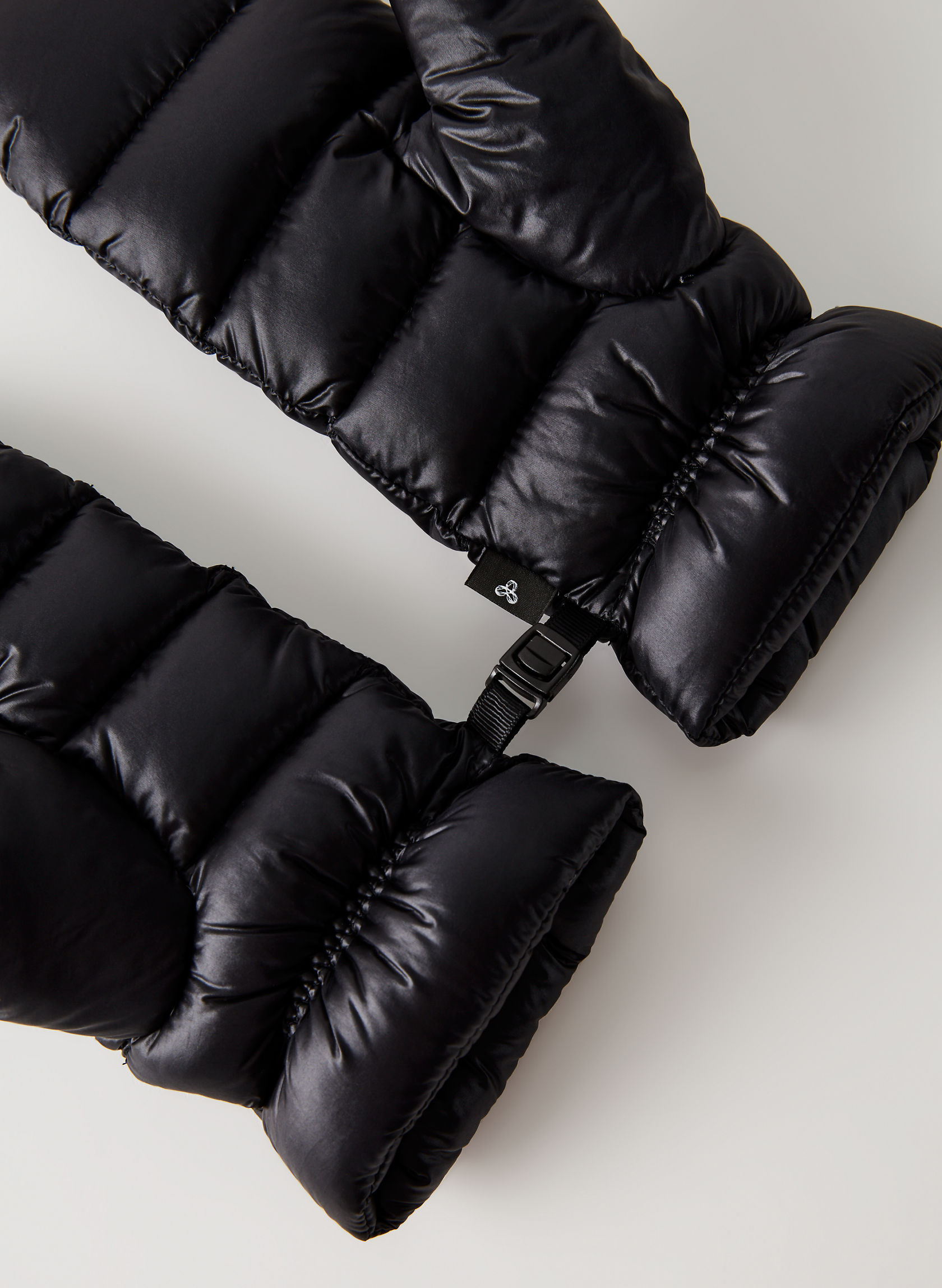 Tna THE SUPER PUFF™ MITTEN | Aritzia US