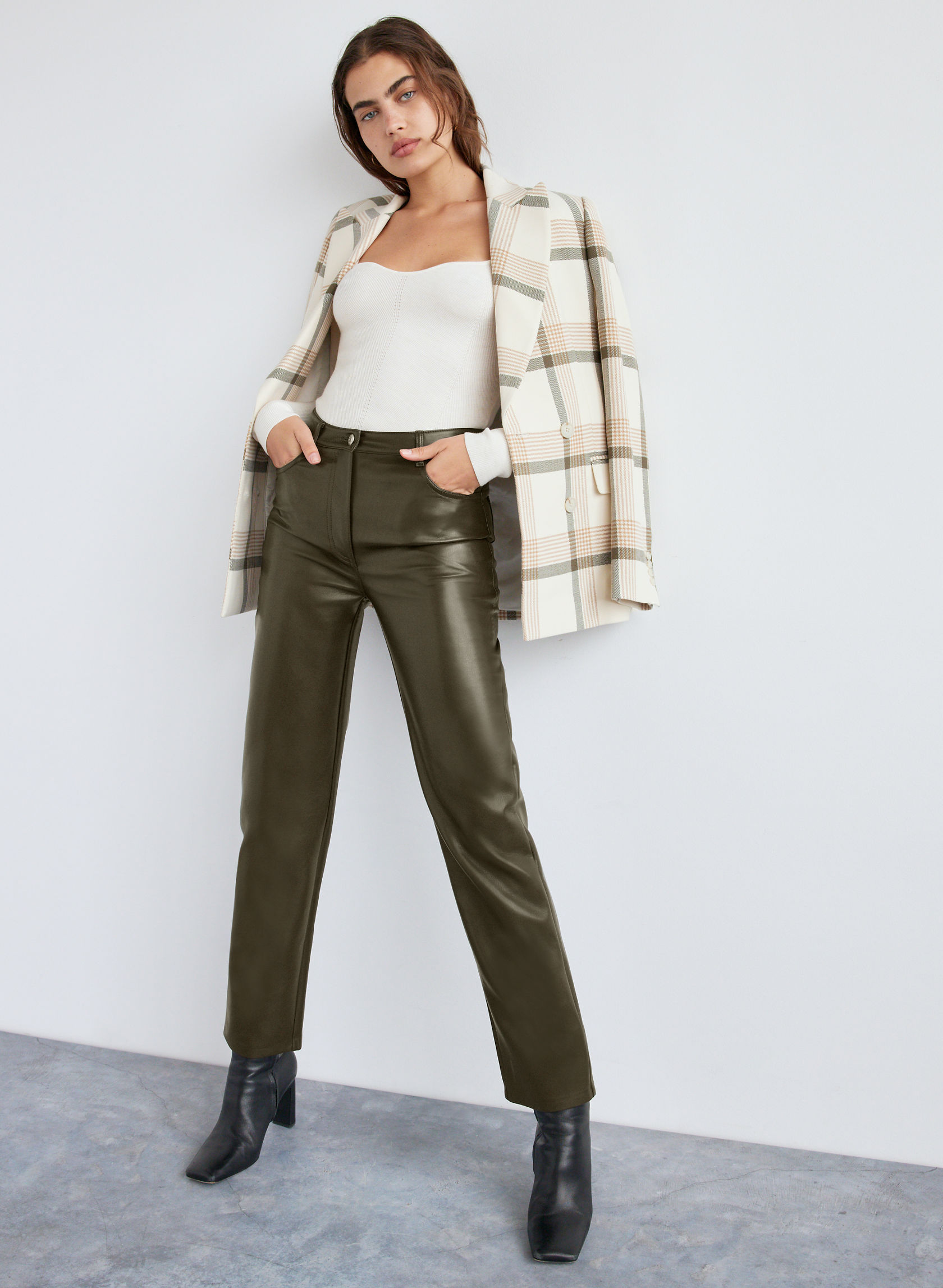 Aritzia - Square One in Mississauga