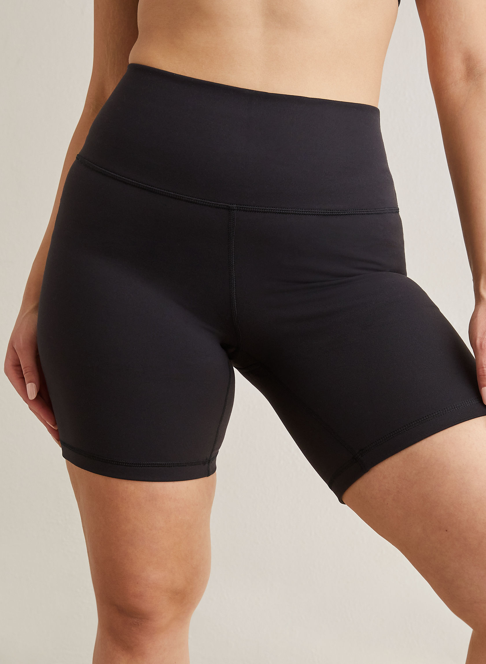 Tna TNALIFE ATMOSPHERE HI-RISE 7” SHORT | Aritzia INTL